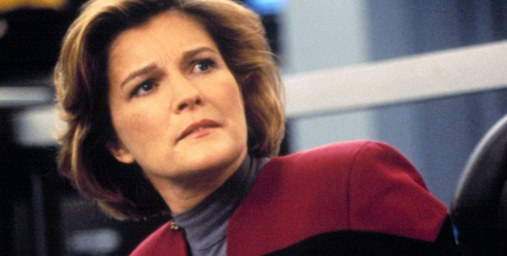 Star Trek's Captain Janeway Honored With Statue In Character's Hometown